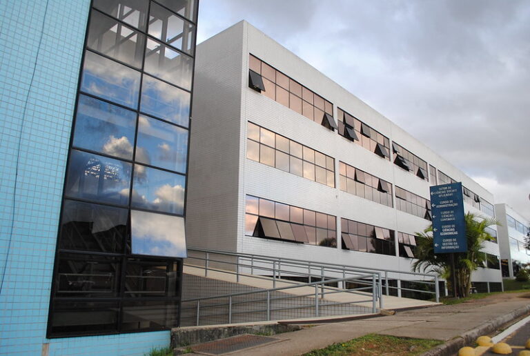 Cursos em Curitiba - Universidade Federal do Paraná